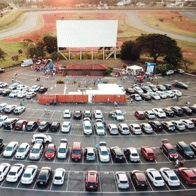 Conheça os cinemas drive-in no Brasil para se divertir de forma segura ...